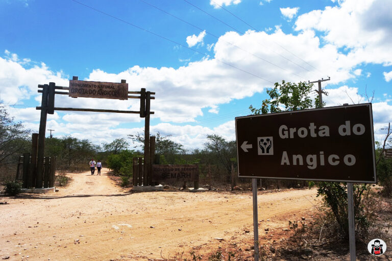 Grota do Angico (SE): Ecoturismo, Cangaço e Velho Chico - O que é ...
