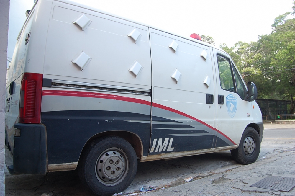 IML remove quatro corpos de vítimas de homicídios - O que é notícia em ...