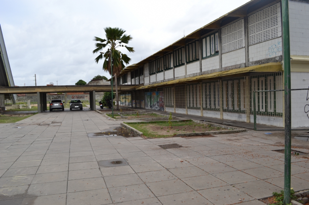 Caic do bairro Industrial continua à espera de reforma - O que é ...